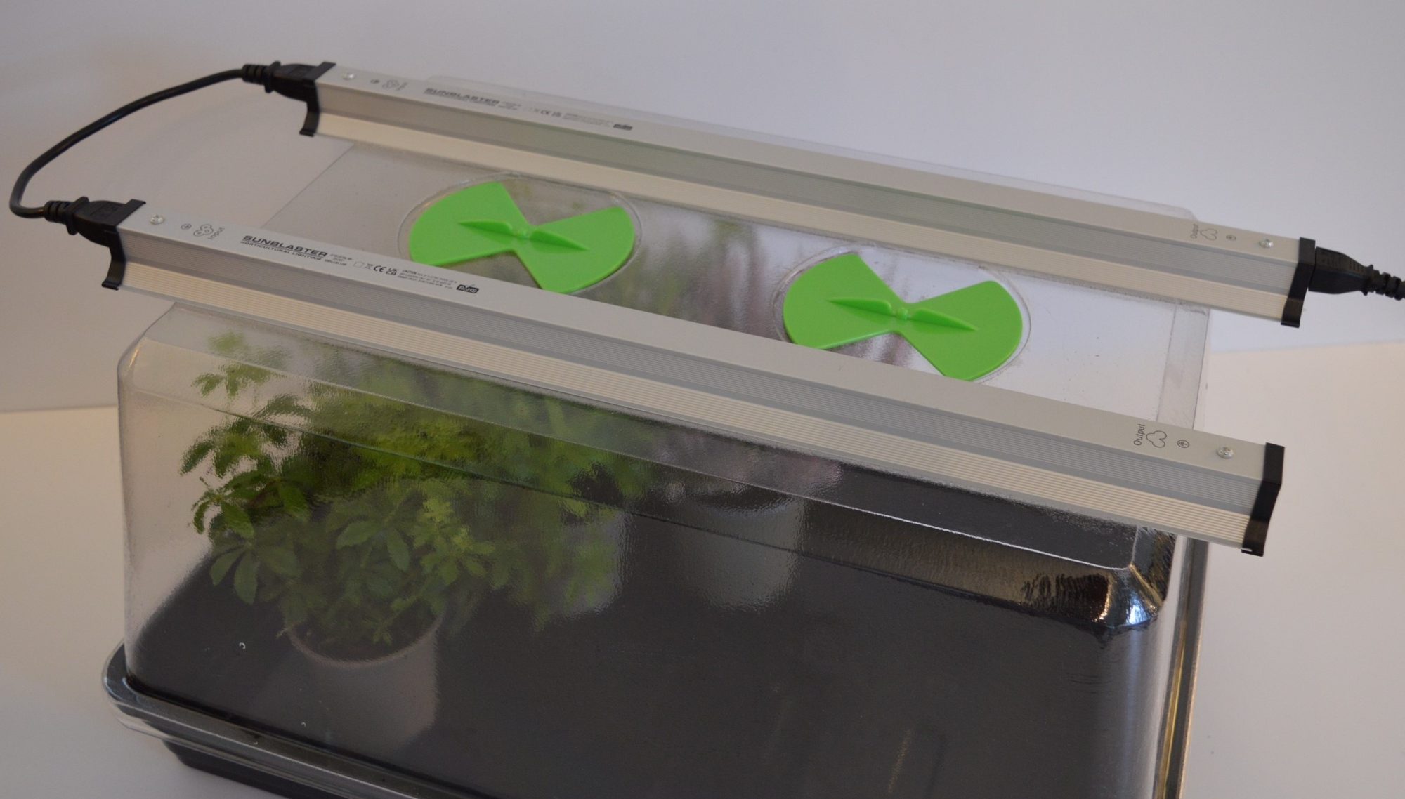 Single High Top 60cm LED Propagator Light Kit (32W) - Greenhouse Sensation